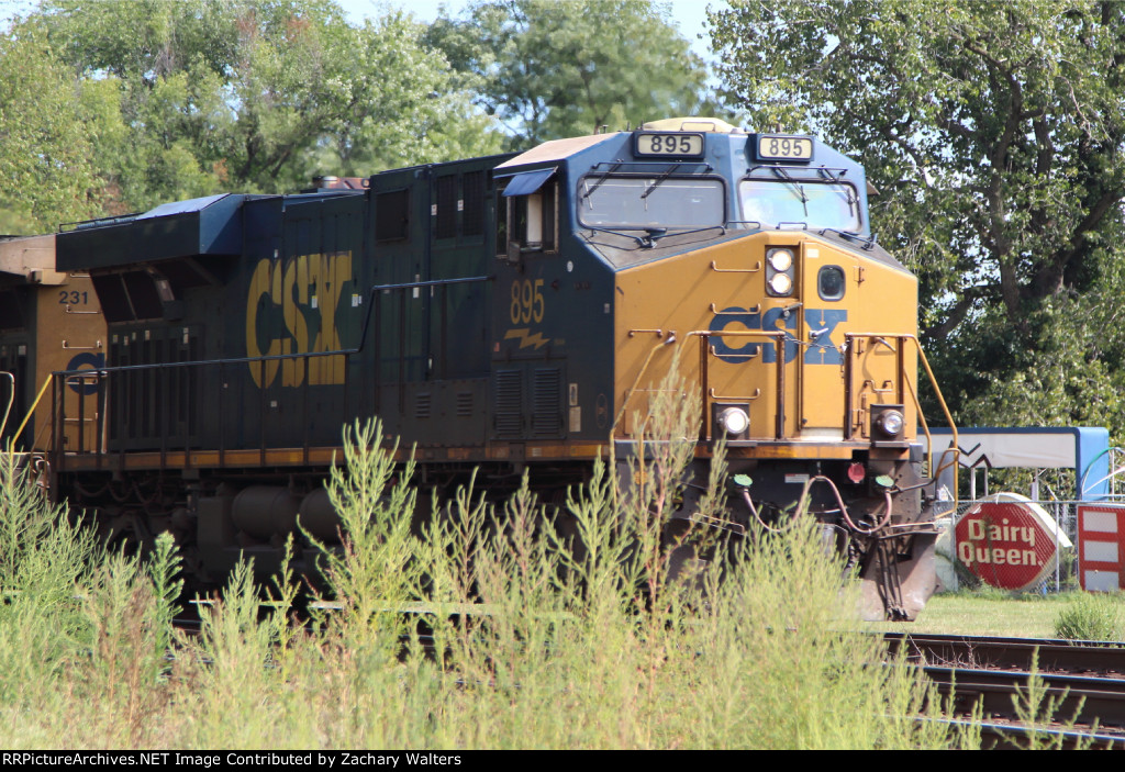 CSX 895